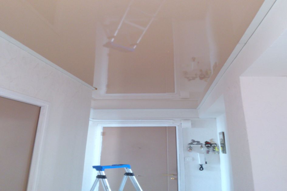 Glossy Ceiling by "OneStretchCeiling"